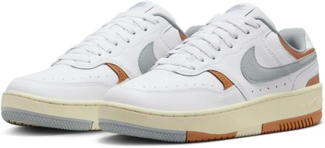 [ナイキ] ガンマ フォース [W GAMMA FORCE] ホワイト/フラックス/ココナッツミルク/ライトパミス DX9176-112