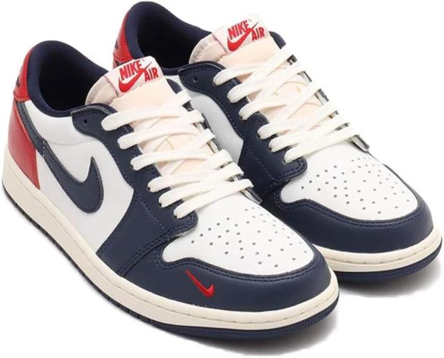 [ナイキ] エア ジョーダン 1 レトロ ロー [AIR JORDAN 1 RETRO LOW ] ホワイト/ミッドナイトネイビー/グレー/レッド HQ2993-100