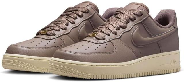 [ナイキ] エア フォース 1 '07 [W AIR FORCE 1 '07] ミンクブラウン/ライトカーキ/ブラック/ミンクブラウン HF2014-200