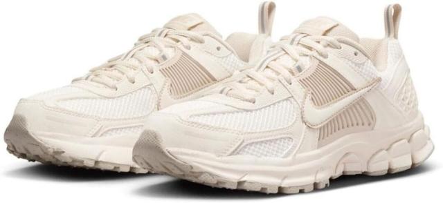 [ナイキ] ボメロ 5 GS [J Vomero 5 GS] ペールアイボリー/ペールアイボリー/サンドドリフト/ペールアイボリー HF6998-101