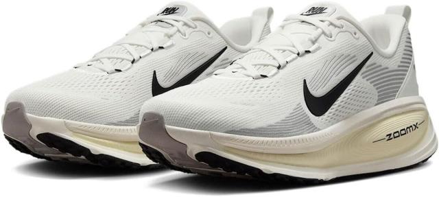 [ナイキ] ボメロ 18 [Vomero 18] サミットホワイト/ココナッツミルク/ココナッツミルク/ブラック HM6803-101