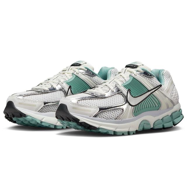 [ナイキ] ズーム ボメロ 5 [W Zoom Vomero 5] サミットホワイト/ウルフグレー/ピュアプラチナム/メタリックシルバー HF1877-101