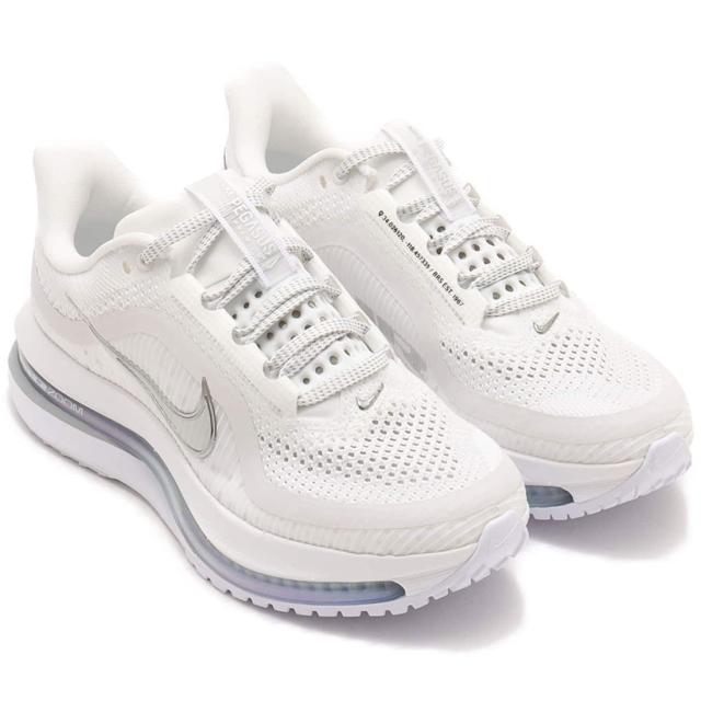 [ナイキ] ペガサス プレミアム [W Pegasus PRM] ホワイト/メタリックシルバー/メタリックシルバー HQ2593-102