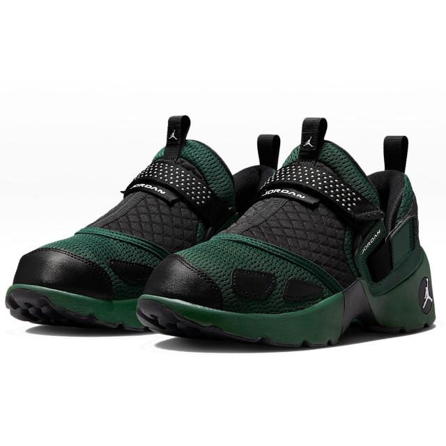 [ナイキ] ジョーダン トランナー LX [W JORDAN TRUNNER LX] ファー/リフレクティブシルバー/ブラック/ホワイト HQ2164-300