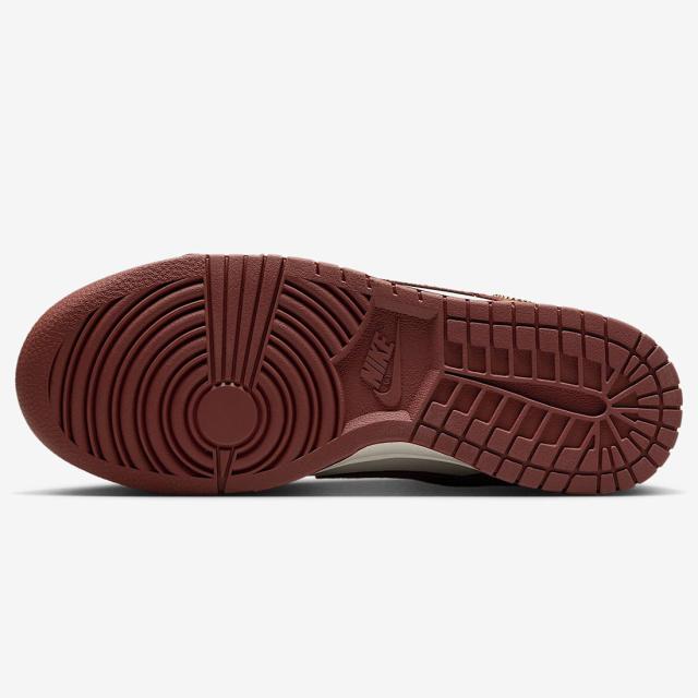 ナイキ] ダンク ロー [W DUNK LOW] セイル/メタリックゴールド/レッド