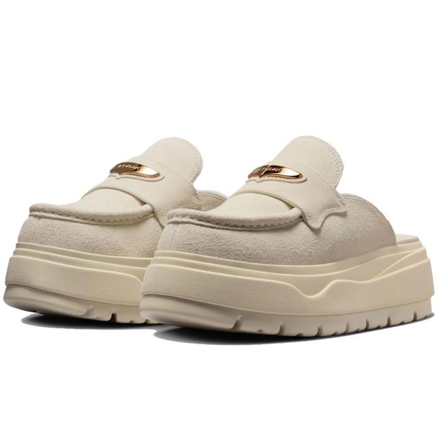 [ナイキ] エア ジョーダン ミュール [W AIR JORDAN MULE] ソフトパール/ココナッツミルク/メタリックゴールド IM6663-071