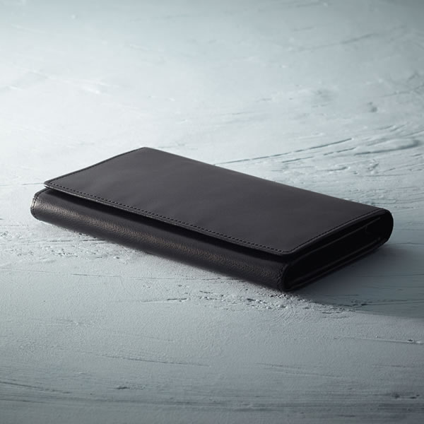 【送料無料】ソフトオイルレザー　カード２４枚収納財布（ブラック）　ＴＡ４０−０１　ＴＡ４０−０１【ギフト館】