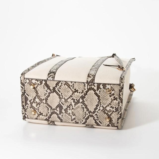 cache cache カシュカシュ トートバッグ 通販 縦型スマートトートバッグ パイソン 01-00-69740-pysn cachecache ママバッグ 13inch対応 の通販はau ...