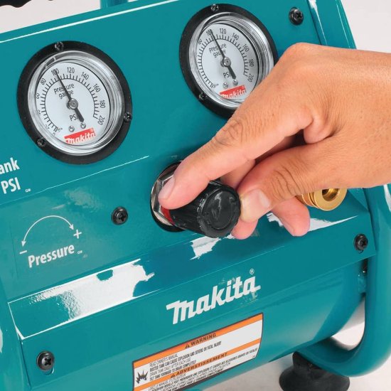 Makita マキタ AC001 Compact Air Compressorの通販はau PAY マーケット - いいね！ワールドセレクト ...