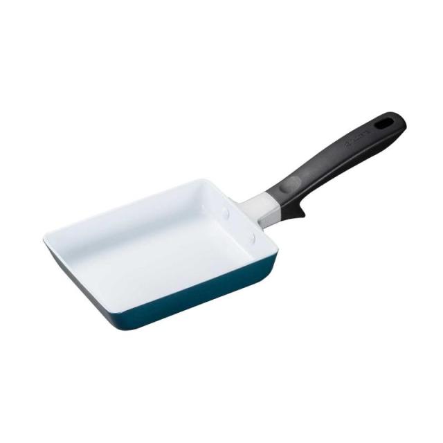 京セラ(Kyocera) IH 卵焼き器 卵焼き エッグパン 13×18cm ホワイト ブルー CF-EC-WBU-BC セラブリッドフライパンの通販はau PAY マーケット ...