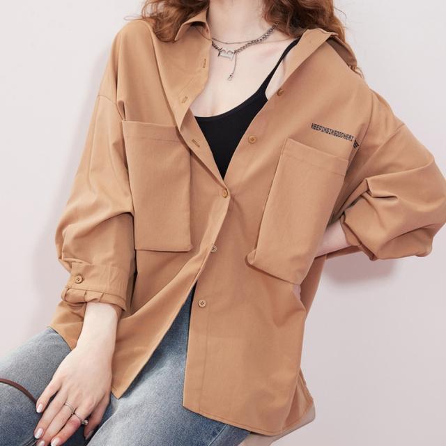 ビッグポケット付きシャツ トップス レディース シャツ ブラウス 襟付きシャツ 長袖 ドロップショルダー オーバーシャツ 羽織り ロングシャツ チュニック丈 茶色 紫 ブラウン パープル 大人可愛い きれいめ 上品 エレガント フォーマル ガーリー マニッシュ ルーズ キュート