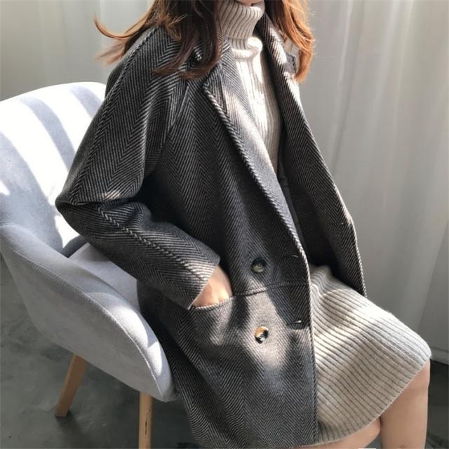 ミドルコート ロングコート レディース アウター コート S M L XL グレー 灰色 カーキ 大人カラー くすみカラー 秋カラー 襟付き テーラード テーラードカラー ロング丈 ロング ミドル丈 ミディ丈 膝上 秋 冬 防寒 あったか ママ 体型カバー 着やせ ストレート フェミニン