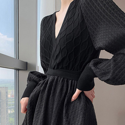 ニットドレス スカート ワンピース ドレス ロングスカート ロング ロング丈 ミドル丈 長袖 Vネック Aライン ハイウエスト 大人可愛い きれいめ シンプル 大人 上品 おしゃれ お洒落 かっこいい レトロ 大人女子 ルーズ 個性的 セクシー モダン 無地 秋 冬 20代 30代