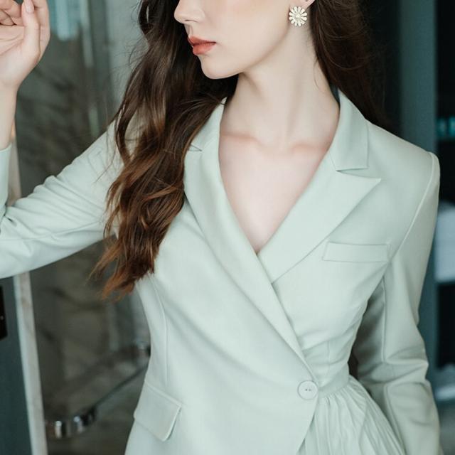 トップス スカート ワンピース ドレス ジャケット スーツ プリーツスカート ワンピドレス ミディスカート 長袖 オフショルダー スーツ襟 プリーツ ボタン かわいい 大人可愛い きれいめ シンプル カジュアル 大人 上品 おしゃれ お洒落 レトロ 大人女子 キュート ルーズ