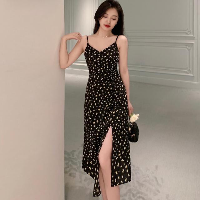 ワンピース デート ワンピドレス ひざ丈 膝下 ミモレ ミモレ丈 袖なし ノースリーブ Vネック 襟なし スリム タイト 細身 Iライン スリット かわいい 大人可愛い きれいめ シンプル 上品 おしゃれ お洒落 エキゾチック 大人可愛い こなれ感 ラブリー キュート ガーリー 個性的