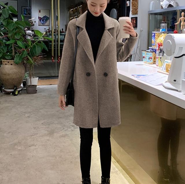 アウター コート 膝上 ミディアム丈 袖あり 長袖 襟付き ストレート Iライン ウール 大人可愛い きれいめ シンプル カジュアル 大人 上品 おしゃれ 大人女子 マニッシュ エレガント 無地 秋 冬 10代 20代 30代 レディース 女性用 ママ オフィス OL 通勤 学生 デート お出かけ