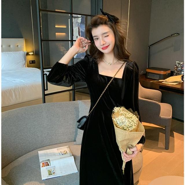 ワンピース 膝下 袖あり 長袖 スクエアネック ベルベット かわいい きれいめ 上品 おしゃれ レトロ 大人可愛い ガーリー 秋冬 主役級 二次会 披露宴 10代 20代 30代 レディース 女性用 デート お出かけ 女子会 パーティー イベント ホテル レストラン ファッション コーデ