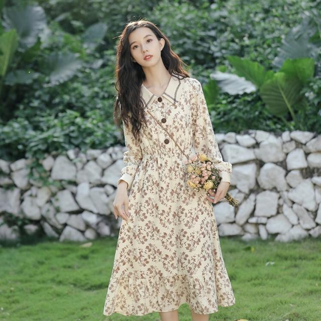ワンピース 膝下 長袖 襟付き Aライン かわいい 上品 おしゃれ レトロ ラブリー キュート ガーリー 主役級 小花柄 20代 30代 レディース 女性用 OL 学生 デート お出かけ 女子会 お泊まり 休日 リゾート 旅行 高原 ホテル ガーデン レストラン ファッション コーデ スタイル