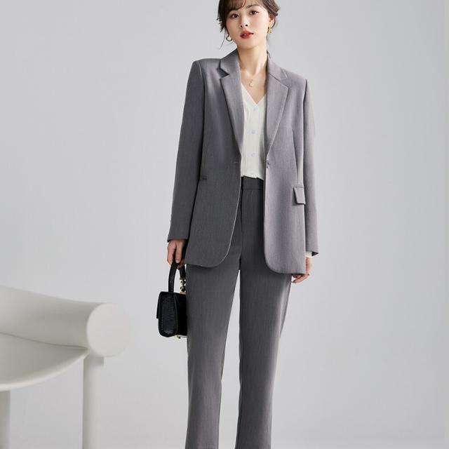 セットアップ ジャケット スーツ ストレートパンツ 長袖 上下セット きれいめ シンプル 大人 上品 大人女子 クール エレガント シーズンレス 20代 30代 40代 レディース 女性用 ビジネス OL イベント リクルート 就活 ファッション コーデ スタイル 黒 グレー