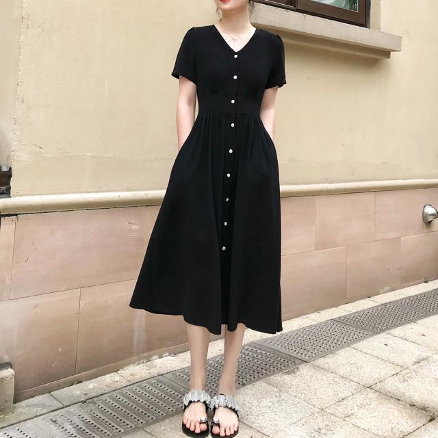 ワンピース ロングスカート フレアスカート 膝下 ミモレ ミモレ丈 袖あり 半袖 Ｖネック フレア 切り替えデザイン ベルト ウエストマーク ウエスト 前ボタン ボタン かわいい 大人可愛い きれいめ シンプル カジュアル イベント 上品 おしゃれ お洒落 かっこいい 大人可愛い