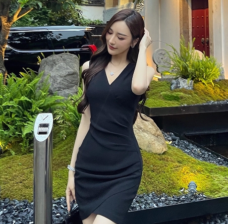 肩見せ スリムワンピース スリットワンピース ミニ スリット ノースリーブワンピース Iライン Vネック スリム スカート 大人可愛い シンプル カジュアル おしゃれ 大人女子 セクシー こなれ感 ラフ ルーズ 主役級 存在感 無地 春 夏 秋 10代 20代 30代 40代 50代 60代