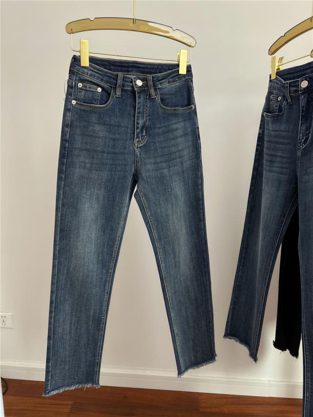 ボトムス パンツ Gパン ズボン ストレートパンツ デニムパンツ ストレート スマート 綿 デニム 大人可愛い シンプル カジュアル おしゃれ お洒落 かっこいい 大人女子 こなれ感 ラフ 主役級 存在感 抜け感 無地 オールシーズン シーズンレス 10代 20代 30代 40代 50代 60代