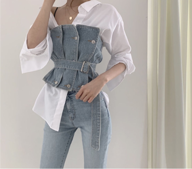 セットアップ シャツ ベスト Gパン チューブトップ 白シャツ スキニーパンツ ミモレ丈 袖あり 長袖 襟付き タイト 細身 ベルト ブルーデニム 3点セット スリーピース きれいめ おしゃれ かっこいい こなれ感 個性的 クール 主役級 存在感 スパイシー ニッチ 無地 春 秋 10代