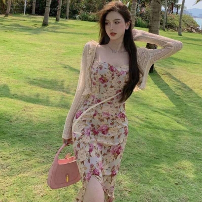 妖精 フレンチ ワンピース カーディガン フレアワンピース ミディアム丈 長袖 フレア レース フリル リボン スリット 透け感 ニット 薄手 2点セット ツーピース かわいい 大人可愛い エキゾチック ラブリー ガーリー セクシー とろみ感 花柄 春 夏 10代 20代 30代 レディース