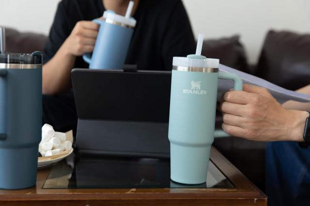 STANLEY(スタンレー) H2.0 真空クエンチャー 0.88L シーフォーム 保冷 頑丈 ストロー 水筒 夏 アウトドア 食洗機可 保証 (日本正規品)