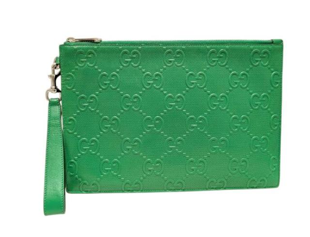 グッチ GGエンボス クラッチバッグ グリーン 型押し レザー 625569 緑 ハンドストラップ付き メンズ リストレット セカンドバッグ ポーチ