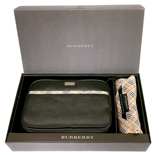 未使用 バーバリー ポーチ ハンカチ セット キャンバス チェック レディース ブラック　黒　ベージュ BURBERRY ギフト 【中古】