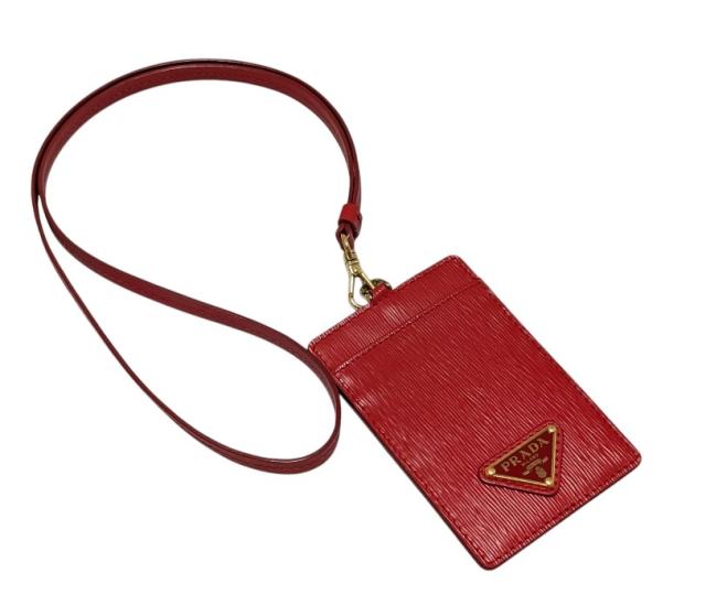 プラダ カードケース カードホルダー ＩＤカードケース レッド レザー IDケース ネックホルダー パスケース ネックストラップ ロゴ レデ