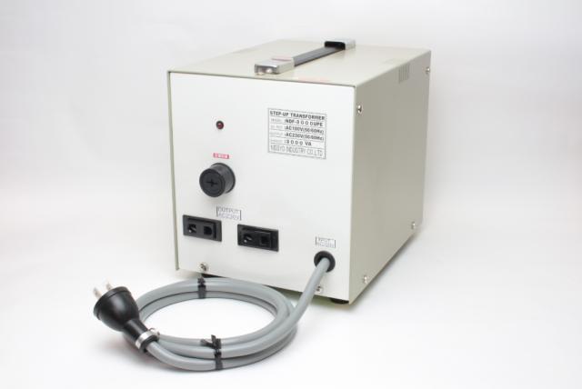 日章工業 NDF-3000UPE　ホワイト／シルバー 据置型アップ変圧器 NDF3000UPE