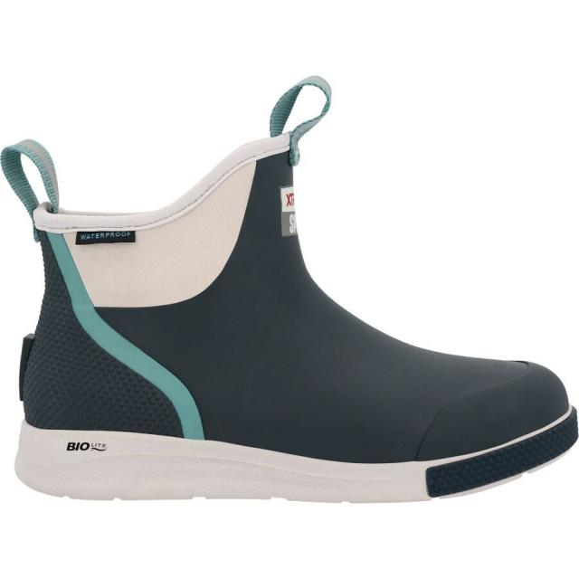 (取寄) エクストラタフ レディース アンクル 6インチ スポーツ デック ブーツ - ウィメンズ Xtratuf women Ankle 6in Sport Deck Boot - Women's Stormy Blue