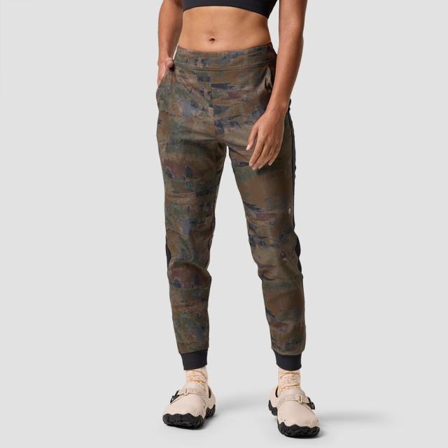 (取寄) バックカントリー レディース ディスティネーション ソフトシェル フリース パンツ - ウィメンズ Backcountry women Destination Softshell Fleece Pant - Women's Camo Pendula Print