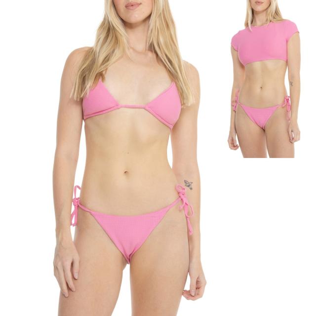 (取寄) ディッピンデイジー ジョニ ビキニ アンド ラッシュ ガード セット - 3-ピース, ショート スリーブ DIPPIN DAISYS Joni Bikini and Rash Guard Set - 3-Piece, Short Sleeve  Bubblegum Waffle