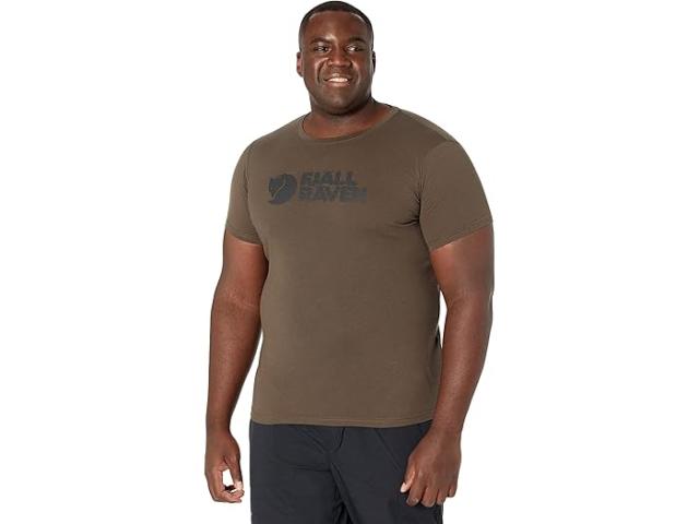 (取寄) フェールラーベン メンズ ロゴ Tシャツ Fjllrven men Fjallraven Logo T-Shirt Dark Olive