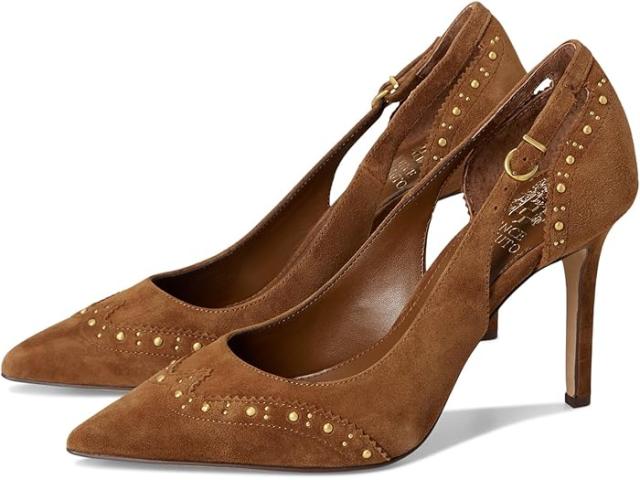 (取寄) ヴィンスカムート レディース ハリー スタデッド カット-アウト ポンプ Vince Camuto women Hally Studded Cut-out Pump Burnt Sugar