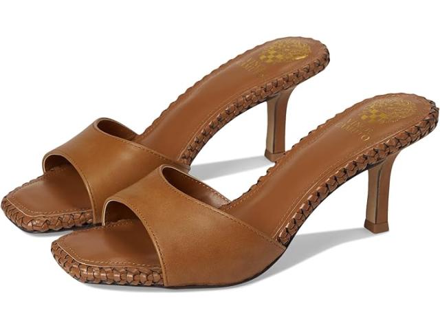 (取寄) ヴィンスカムート レディース ステッチド ミュール サンダル Vince Camuto women Emmla Stitched Mule Sandals Caramello
