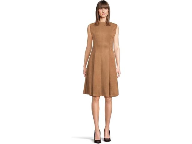 (取寄) カルバンクライン レディース スリーブレス ジッパー スエード Aライン   women Sleeveless Zipper Suede Aline Luggage