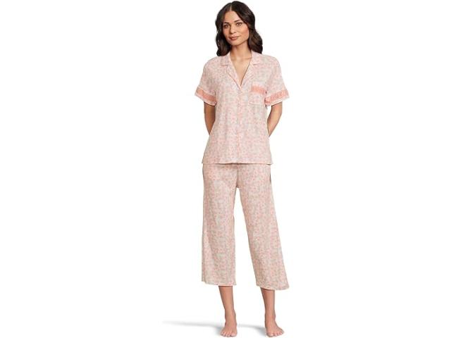 (取寄) カレン ノイバーガー レディース ノッチ カラー アンド カプリ パジャマ セット ウィズ アイレット インサーツ Karen Neuburger women Notch Collar And Capri Pajama Set With Eyelet Inserts Castle Grounds Ditsy