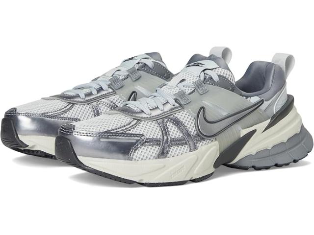 (取寄) ナイキ レディース V2K ラン Nike women V2K Run Pure Platinum/llic Cool Grey/Wolf Grey