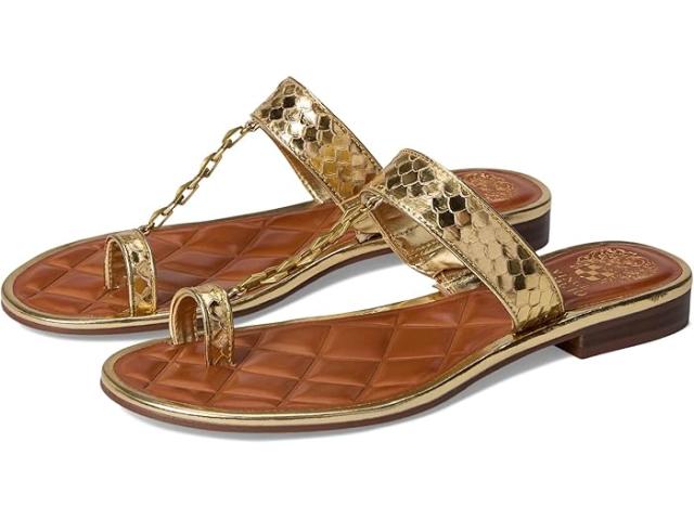 (取寄) ヴィンスカムート レディース チェーン-リンク フラッツ サンダル Vince Camuto women Lexiea Chain-Link Flat Sandal Grecian Gold