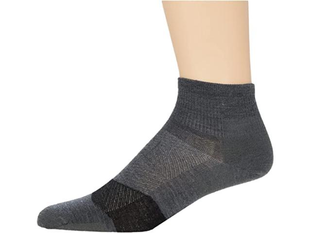 (取寄) フィーチャーズ メリノ 10 ウルトラ ライト クオーター Feetures Feetures Merino 10 Ultra Light Quarter Gray 1