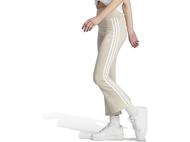 (取寄) アディダス オリジナルス レディース アディカラー クラシックス 3ストライプ 7/8 フレア レギングス adidas Originals women Adicolor Classics 3-Stripes 7/8 Flare Leggings Wonder Beige
