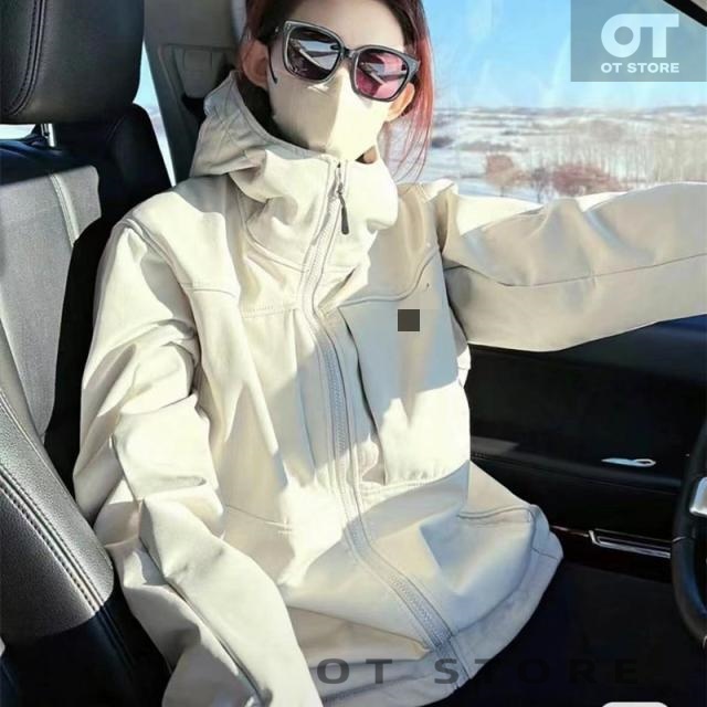 ソフトシェルプレス加工ジャケット フリース裏地 厚手 秋冬用 機能性アウトドア防寒服 防水 保温登山服