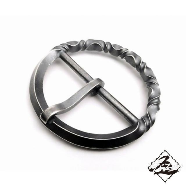 Hizm ハーフツイストのゆらぎ バックル S シルバー925製 アンティーク仕上げ シルバー925 上品 大人 きれいめ きれい 綺麗 メンズ レディース 男性