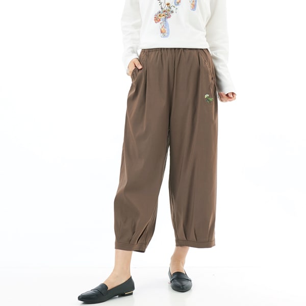 スーパーハッカ（SUPER HAKKA）/レーヨンナイロンストレッチ フラワーワンポイント刺繍コクーンパンツ