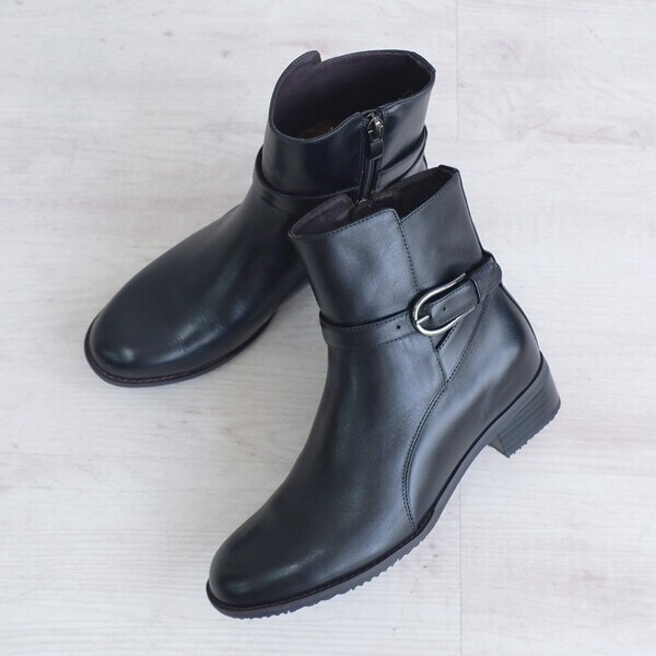 モードカオリ（MODE KAORI）/ベルトショートブーツ/6735