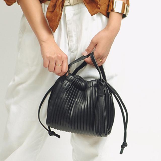 カシュカシュ（cache cache）/カシュカシュ cachecache / プリーツ巾着2ハンドルショルダーの通販はau PAY マーケット - Brand Square by OIOI ...